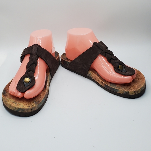 Muk Luks | Shoes | Muk Luk Marsha Between The Toe Leather Thong Sandals ...